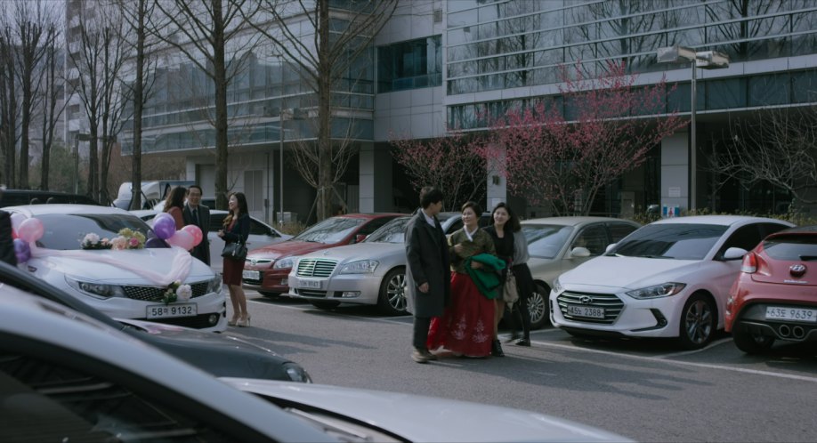 IMCDb.org: 2011 Hyundai Veloster [FS] in "69세 (An Old Lady), 2020"