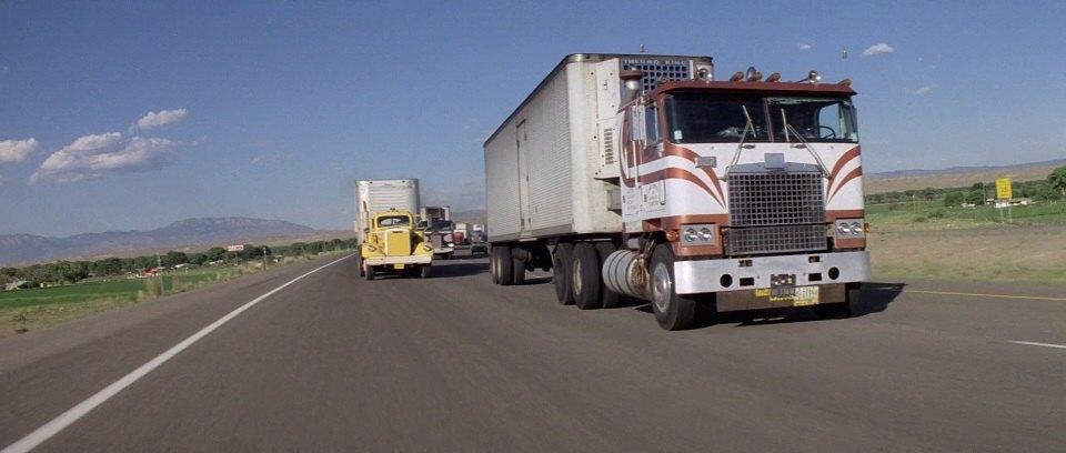IMCDb.org: Diamond Reo CO-88 Royale [CO-8864] in "Convoy, 1978"