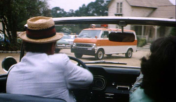 IMCDb.org: 1971 Ford Econoline in "Kolchak: The Night Stalker, 1974-1975"