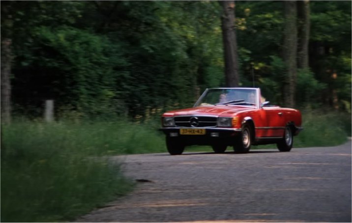 IMCDb.org: 1975 Mercedes-Benz 350 SL [R107] in "Hoge hakken, echte ...