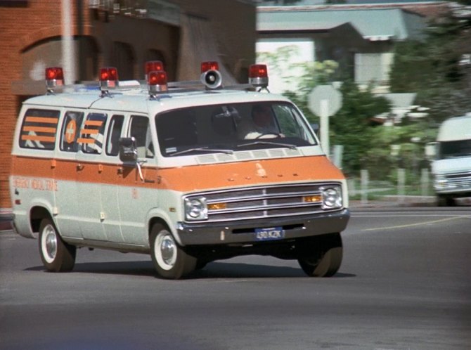 IMCDb.org: 1974 Dodge Sportsman in "Knight Rider, 1982-1986"