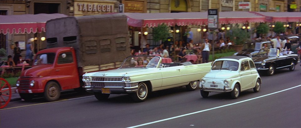 IMCDb.org: 1963 Fiat 1500 Cabriolet [118H] in "Le corniaud, 1965"