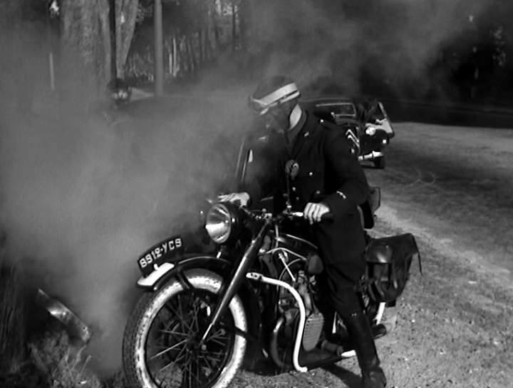 IMCDb.org: 1935 BMW R 12 in "Les impures, 1955"