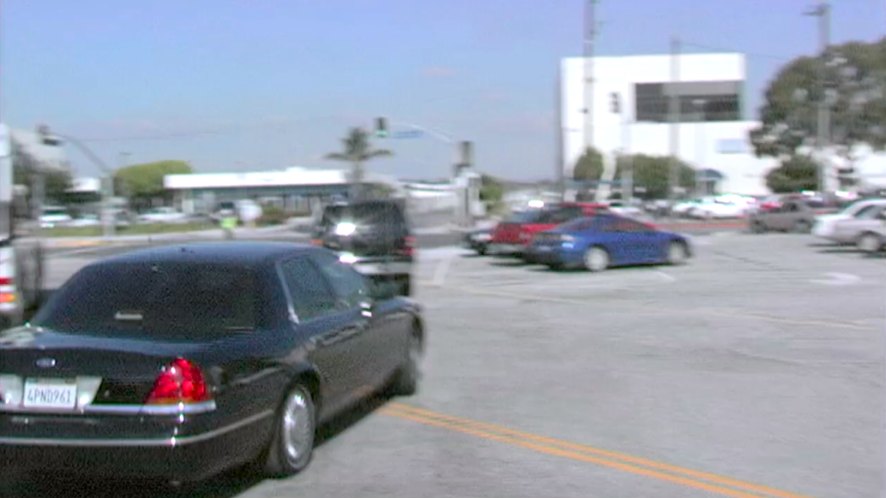 IMCDb.org: 2001 Ford Crown Victoria LX [P74] in "Who Killed the ...