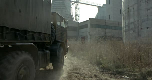 IMCDb.org: DAC 665 T in "The Marksman, 2005"