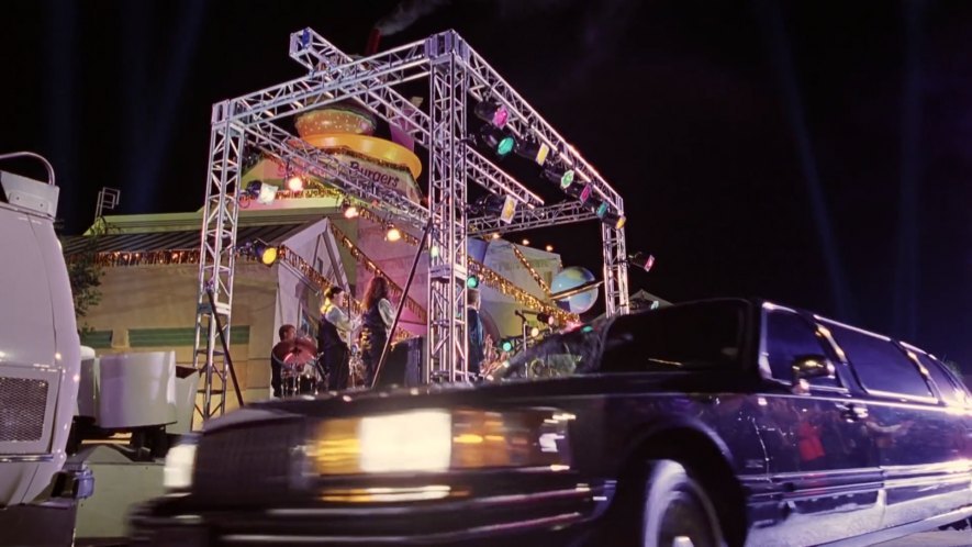 IMCDb.org: 1990 Lincoln Town Car Stretched Limousine in "Good Burger, 1997"