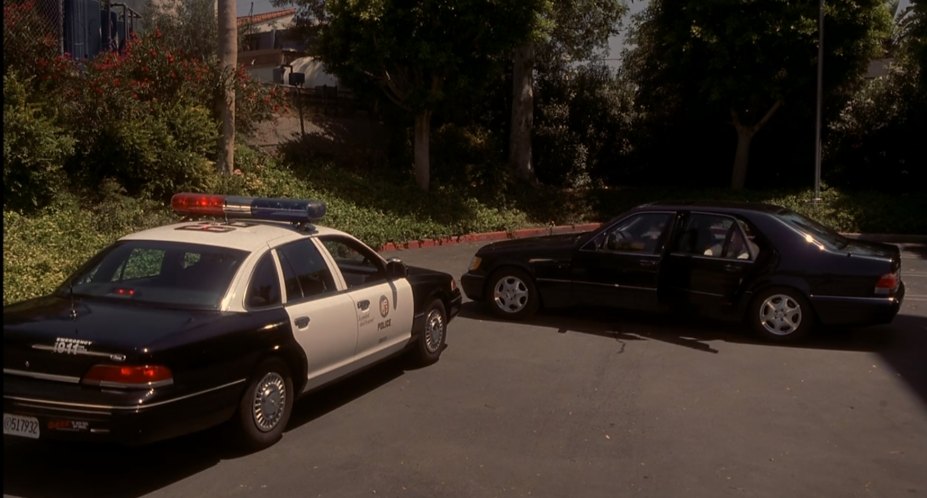 IMCDb.org: 1992 Ford Crown Victoria Police Package [P72] in "Bowfinger ...