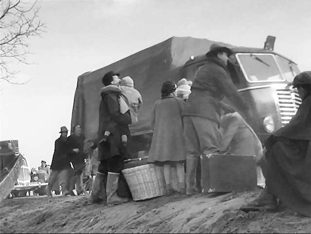 IMCDb.org: 1948 Fiat 639 N in "Le retour de Don Camillo, 1953"