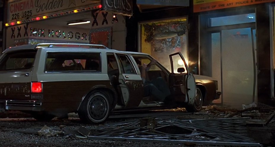 IMCDb.org: 1980 Oldsmobile Custom Cruiser in "RoboCop 2, 1990"