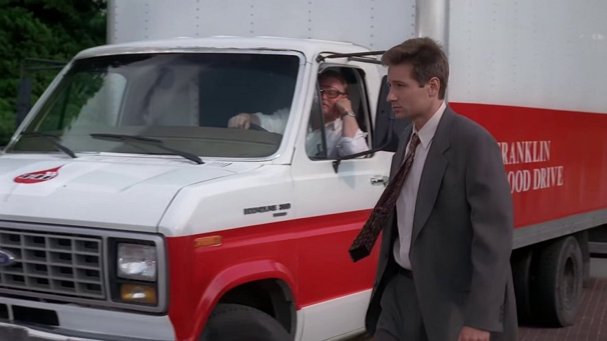 IMCDb.org: 1983 Ford Econoline Diesel U-Haul [E-350] in "The X Files ...