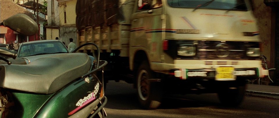 IMCDb.org: Bajaj-Tempo Matador F307 in "The Bourne Supremacy, 2004"