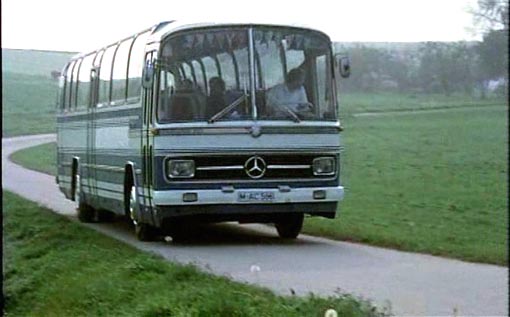 IMCDb.org: 1965 Mercedes-Benz O 302 in "Schulmädchen-Report: Was Eltern ...