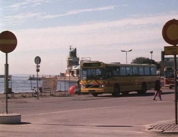 IMCDb.org: 1985 Volvo B10 M Säffle [B10M-60] in "Ebba och Didrik, 1990"