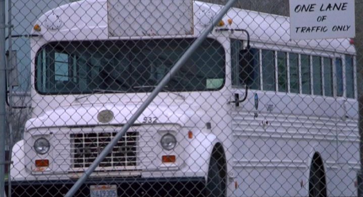 IMCDb.org: 1977 GMC B-Series Carpenter in "The Crossing Guard, 1995"