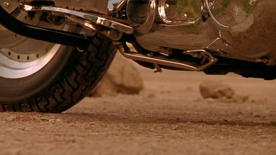 IMCDb.org: Harley-Davidson Fat Boy in "Hassel - Förgörarna, 2000"