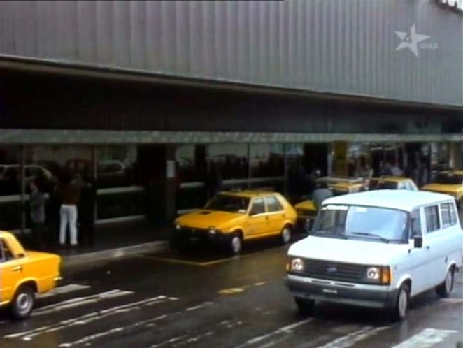 IMCDb.org: 1984 Ford Transit MkII in "La piovra 2, 1986"