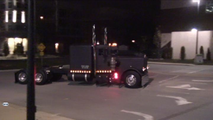 IMCDb.org: Peterbilt 379 in "Mischief: Joyride, 2009"