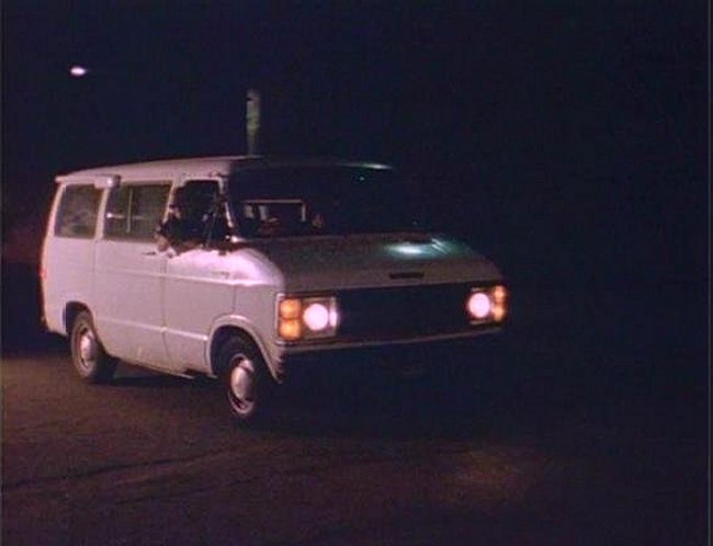 IMCDb.org: 1979 Dodge Sportsman in "Fatal Justice, 1994"
