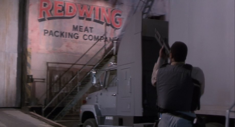 IMCDb.org: Ford L-Series in "Predator 2, 1990"