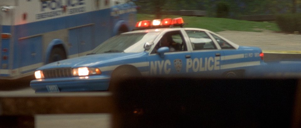 IMCDb.org: 1992 Chevrolet Caprice 9C1 in "Die Hard: With a Vengeance, 1995"