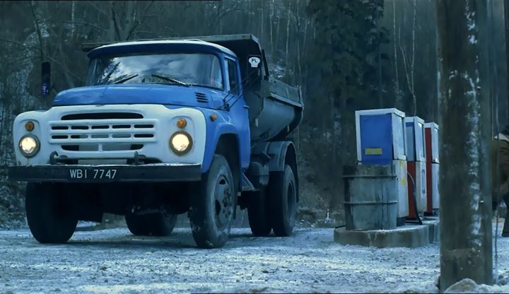 IMCDb.org: 1979 ZiL MMZ-555 [130] in "Stacja, 2001"