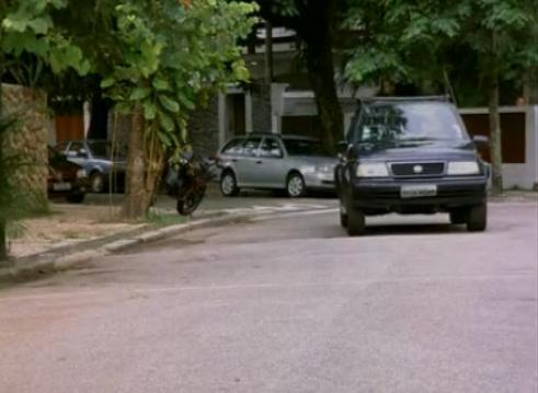 IMCDb.org: Volkswagen Parati II [Typ AB9] in "Amores Possíveis, 2001"