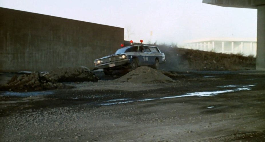 IMCDb.org: 1968 Ford Ranch Wagon in "L'ultima chance, 1975"