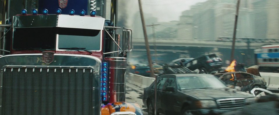 IMCDb.org: 1992 Mercedes-Benz S-Klasse [W140] in "Transformers: Dark of ...