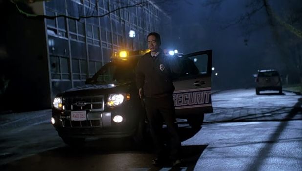 IMCDb.org: 2009 Ford Escape [U204] in "Fringe, 2008-2013"