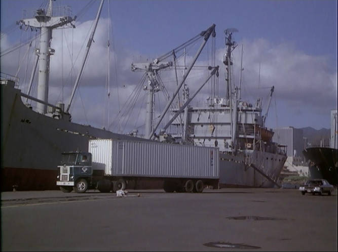 IMCDb.org: Diamond T COE in "Magnum, P.I., 1980-1988"