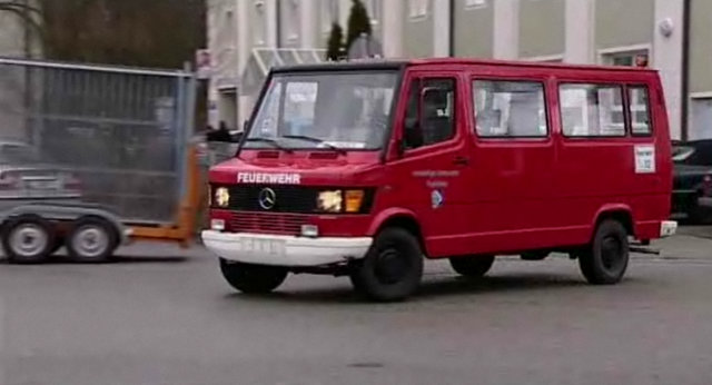 IMCDb.org: 1989 Mercedes-Benz 310 Metz [T1] in "Der Checker, 2006-2012"