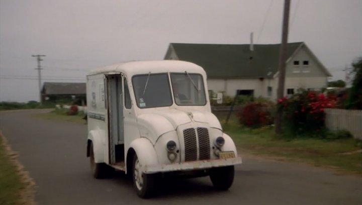 IMCDb.org: Divco 206 in "Racing with the Moon, 1984"