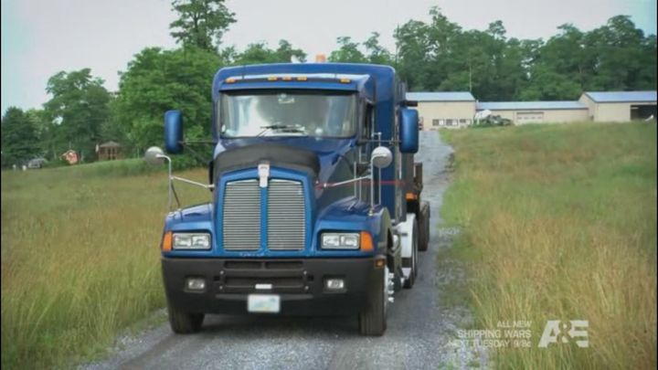 IMCDb.org: 1999 Kenworth T-600 B in "Shipping Wars, 2012-2015"