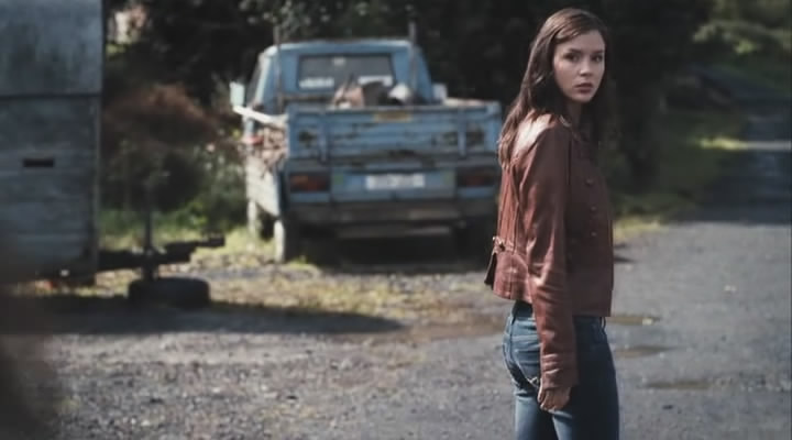 IMCDb.org: Volkswagen Pick-up [Typ 2 / T3] in "Roadkill, 2011"