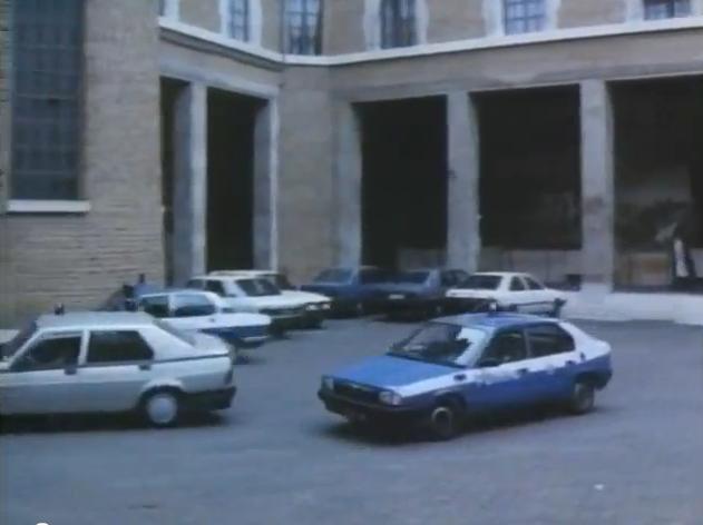IMCDb.org: 1986 Alfa Romeo 33 1a serie [905] in "La piovra 5 - Il cuore ...