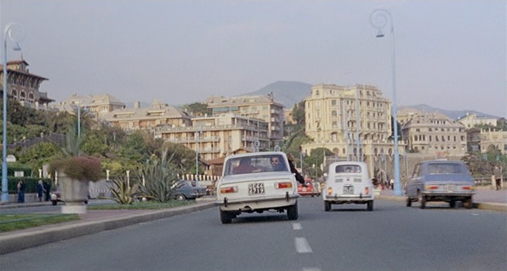 IMCDb.org: 1968 Simca 1100 GL [928] in "Il cittadino si ribella, 1974"