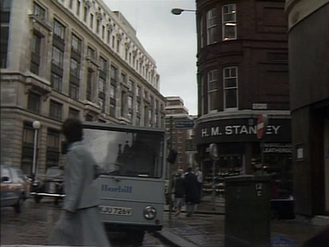 IMCDb.org: 1980 Harbilt 406 Banking transfer vehicle in "The Bill, 1984 ...
