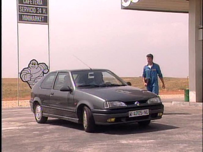 IMCDb.org: 1992 Renault 19 [X53] in "Lleno, por favor, 1993-1994"