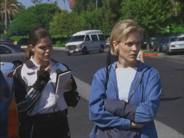 IMCDb.org: 1996 GMC Savana [GMT600] in "Pacific Blue, 1996-2000"