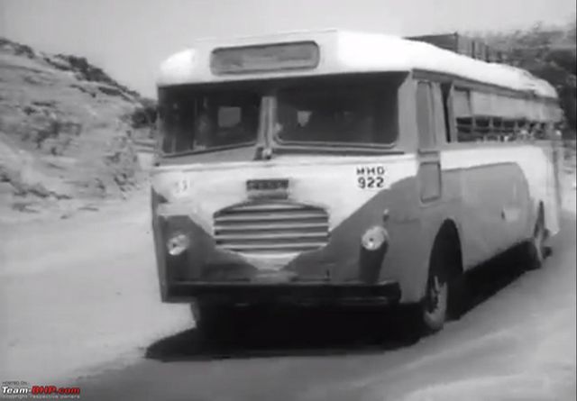 IMCDb.org: Ashok Leyland Comet in "Samna, 1975"