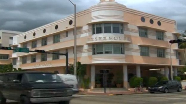 IMCDb.org: 2005 Pontiac Vibe in "Absolute Zero, 2006"