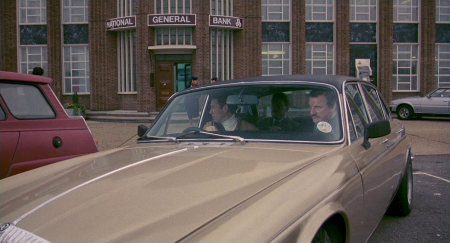 IMCDb.org: 1970 SAAB 95 V4 Estate in "Bellman and True, 1987"