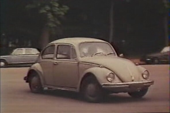 IMCDb.org: 1968 Volkswagen 1300 [Typ 1] in "Draguse ou le manoir ...