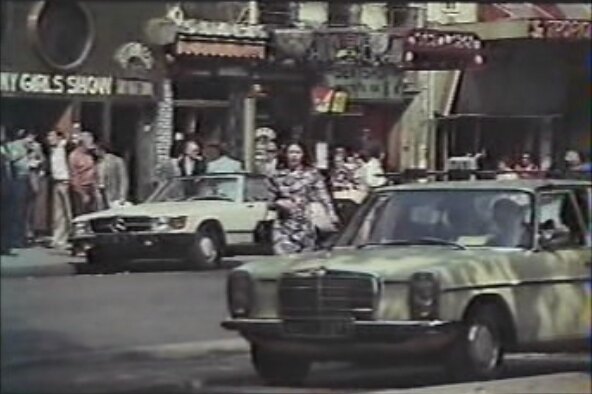 IMCDb.org: 1974 Mercedes-Benz [W115] in "Draguse ou le manoir infernal ...