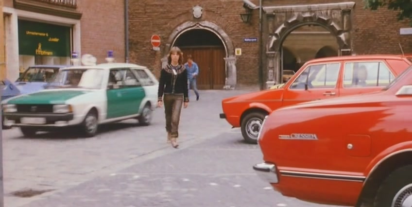 IMCDb.org: 1978 Volkswagen Passat Variant B1 [Typ 33] in "Der Fan, 1982"