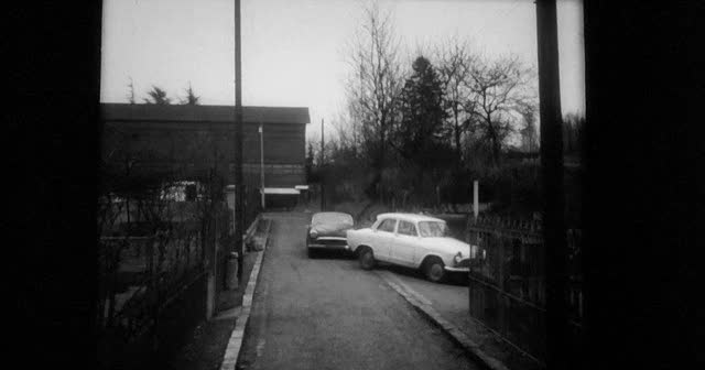 IMCDb.org: 1960 Simca Aronde P60 Etoile Six in "Valehtelija, 1981"