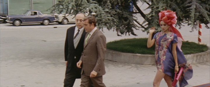 IMCDb.org: 1963 Fiat 1500 Cabriolet [118H] in "Sissignore, 1968"