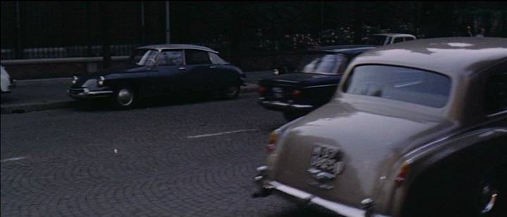 IMCDb.org: 1958 Citroën DS 19 in "Sissignore, 1968"