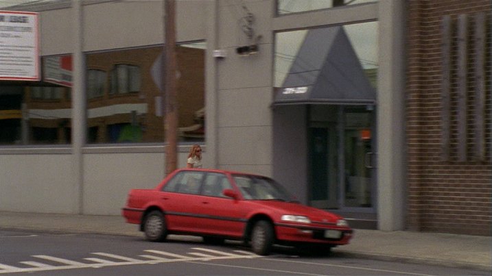 IMCDb.org: 1990 Honda Civic GL [ED3] in "The Secret Life of Us, 2001-2005"
