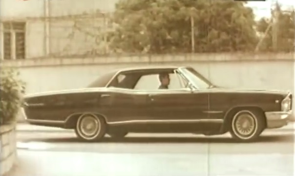 IMCDb.org: 1965 Pontiac Parisienne in "Qing chun lian ge, 1968"